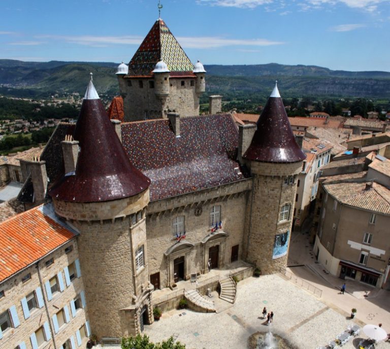 Aubenas and his castle - Sun Camping